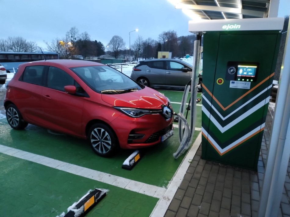 GreenWheels Project: Launch of Electric Vehicle Charging Stations ...
